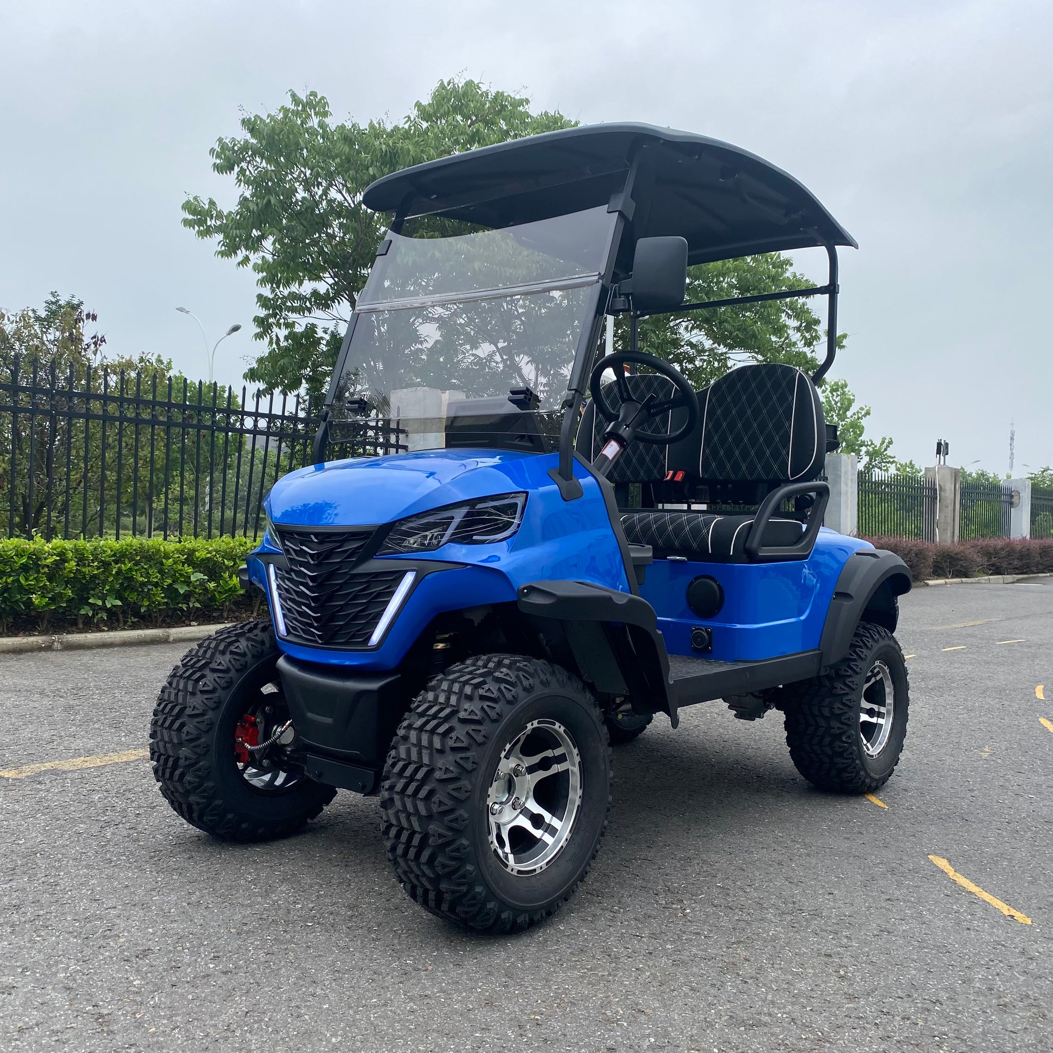 The Carts Club Venture Lifted Electric Golf Cart